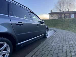 Grey Volvo V70 2011 in Kaunas, with an engine capacity of 1.60 L and mileage of 248 thousand km for 4690 €, photo 9 on AUTOMOTO.COM.LV
