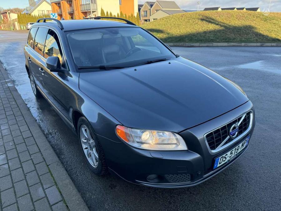 Grey Volvo V70 2011 in Kaunas, with an engine capacity of 1.60 L and mileage of 248 thousand km for 4690 €, photo 10 on AUTOMOTO.COM.LV