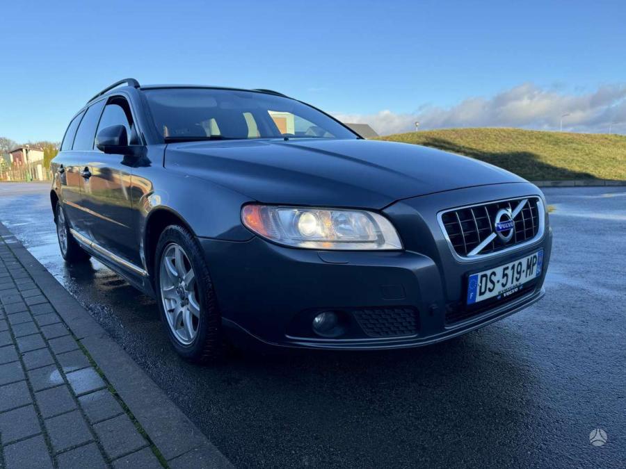 Grey Volvo V70 2011 in Kaunas, with an engine capacity of 1.60 L and mileage of 248 thousand km for 4690 €, photo 11 on AUTOMOTO.COM.LV