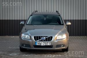 Pelēks Volvo V70 2011 Talsi, ar dzinēja tilpumu 2.00 L un nobraukumu 307 tūkst. km par 4990 €, foto 2 vietnē AUTOMOTO.COM.LV