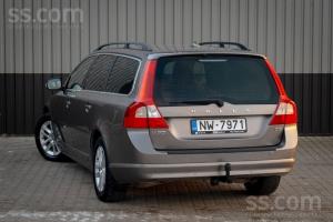 Pelēks Volvo V70 2011 Talsi, ar dzinēja tilpumu 2.00 L un nobraukumu 307 tūkst. km par 4990 €, foto 4 vietnē AUTOMOTO.COM.LV