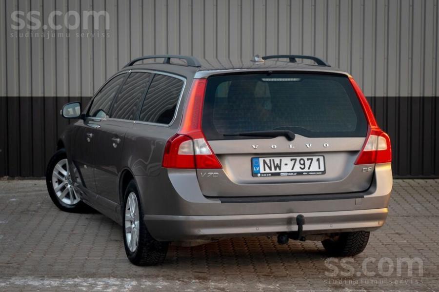 Pelēks Volvo V70 2011 Talsi, ar dzinēja tilpumu 2.00 L un nobraukumu 307 tūkst. km par 4990 €, foto 4 vietnē AUTOMOTO.COM.LV