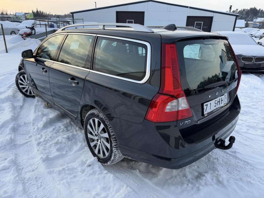 Pelēks Volvo V70 2011 Utena, ar dzinēja tilpumu 1.98 L un nobraukumu 334 tūkst. km par 5950 €, foto 3 vietnē AUTOMOTO.COM.LV