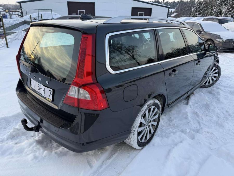 Pelēks Volvo V70 2011 Utena, ar dzinēja tilpumu 1.98 L un nobraukumu 334 tūkst. km par 5950 €, foto 4 vietnē AUTOMOTO.COM.LV