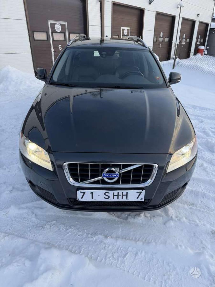 Pelēks Volvo V70 2011 Utena, ar dzinēja tilpumu 1.98 L un nobraukumu 334 tūkst. km par 5950 €, foto 7 vietnē AUTOMOTO.COM.LV