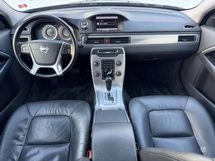 Pelēks Volvo V70 2011 Utena, ar dzinēja tilpumu 1.98 L un nobraukumu 334 tūkst. km par 5950 €, foto 11 vietnē AUTOMOTO.COM.LV