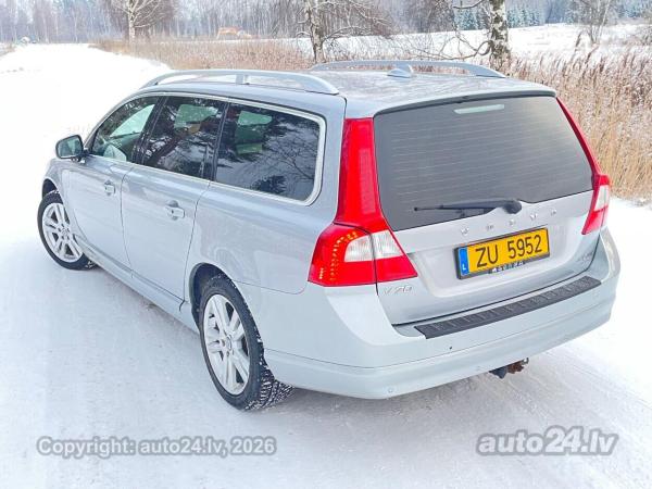 Grey Volvo V70 2011 in Tartu, with an engine capacity of 2.40 L and mileage of 296 thousand km for 5990 €, photo 2 on AUTOMOTO.COM.LV