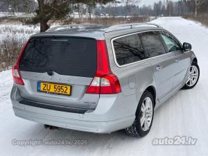 Grey Volvo V70 2011 in Tartu, with an engine capacity of 2.40 L and mileage of 296 thousand km for 5990 €, photo 4 on AUTOMOTO.COM.LV