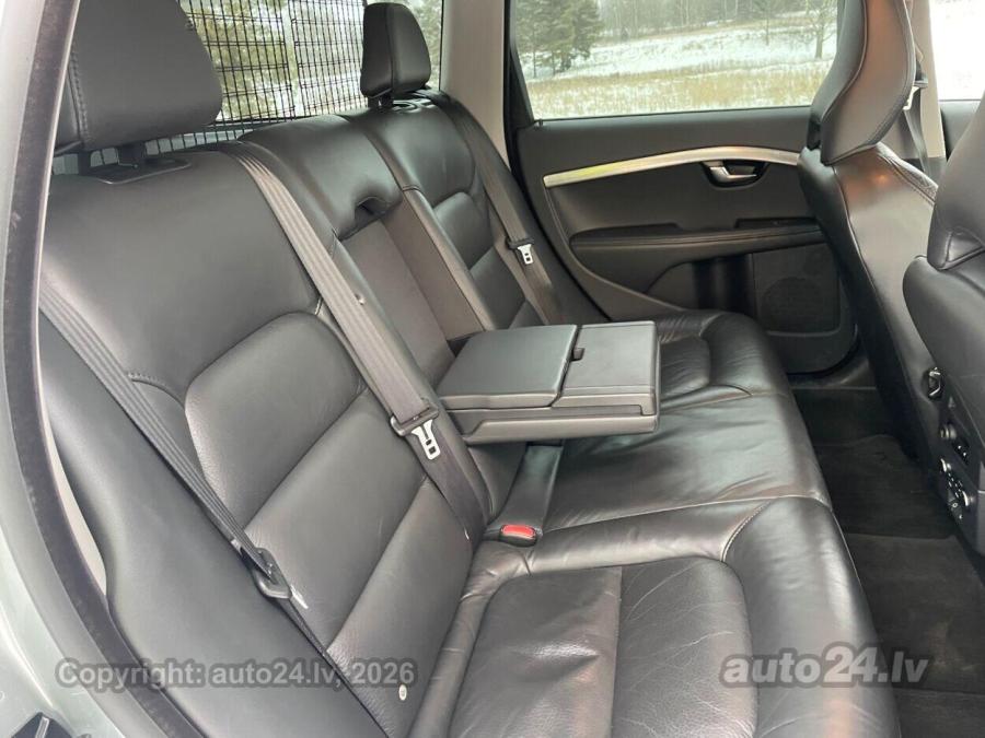 Grey Volvo V70 2011 in Tartu, with an engine capacity of 2.40 L and mileage of 296 thousand km for 5990 €, photo 11 on AUTOMOTO.COM.LV