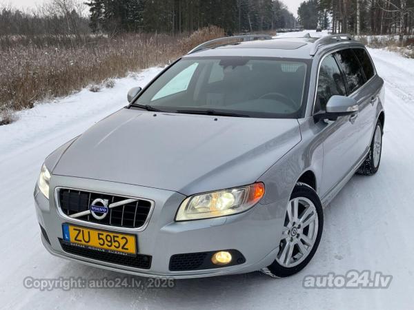 Grey Volvo V70 2011 in Tartu, with an engine capacity of 2.40 L and mileage of 296 thousand km for 5990 €, photo 3 on AUTOMOTO.COM.LV