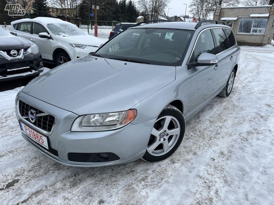 Grey Volvo V70 2011 in Alytus, with an engine capacity of 2.00 L and mileage of 220 thousand km for 5500 €, photo 1 on AUTOMOTO.COM.LV