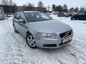 Grey Volvo V70 2011 in Alytus, with an engine capacity of 2.00 L and mileage of 220 thousand km for 5500 €, photo 2 on AUTOMOTO.COM.LV