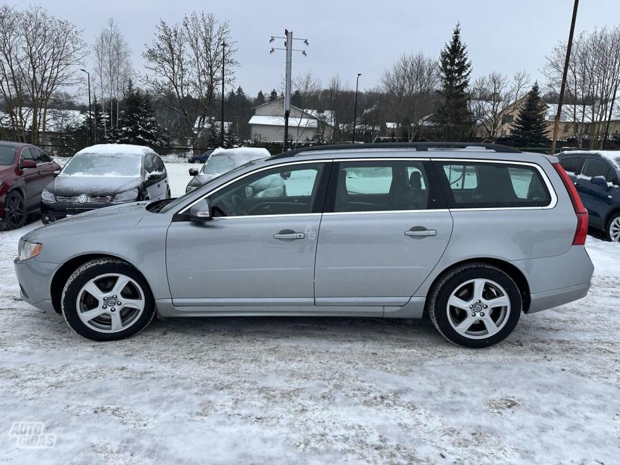 Grey Volvo V70 2011 in Alytus, with an engine capacity of 2.00 L and mileage of 220 thousand km for 5500 €, photo 6 on AUTOMOTO.COM.LV