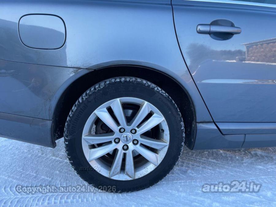 Pelēks Volvo V70 2011 Tallina, ar dzinēja tilpumu 2.00 L un nobraukumu 0 tūkst. km par 4600 €, foto 13 vietnē AUTOMOTO.COM.LV