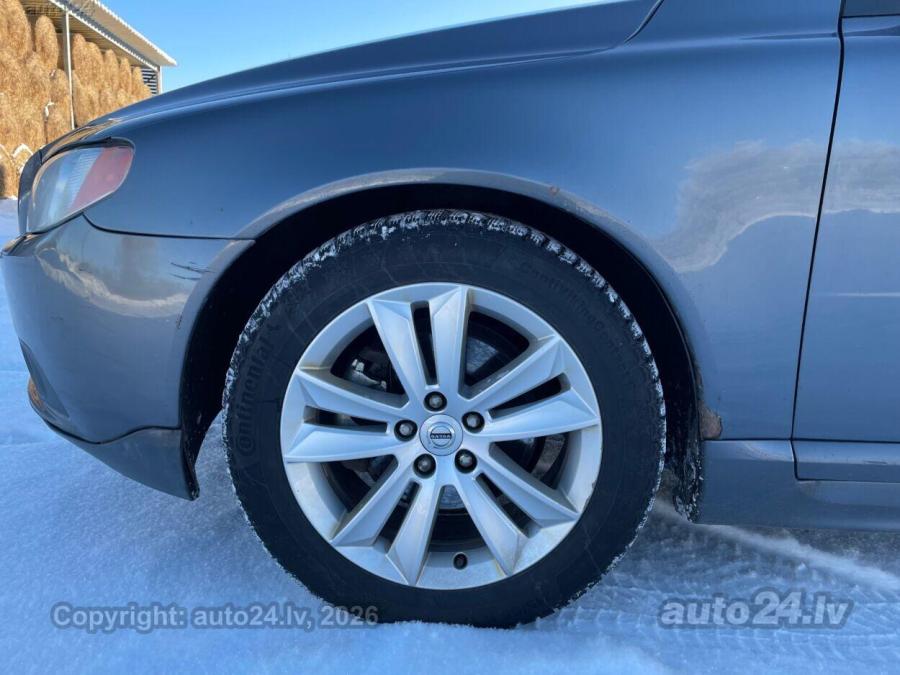 Pelēks Volvo V70 2011 Tallina, ar dzinēja tilpumu 2.00 L un nobraukumu 0 tūkst. km par 4600 €, foto 14 vietnē AUTOMOTO.COM.LV