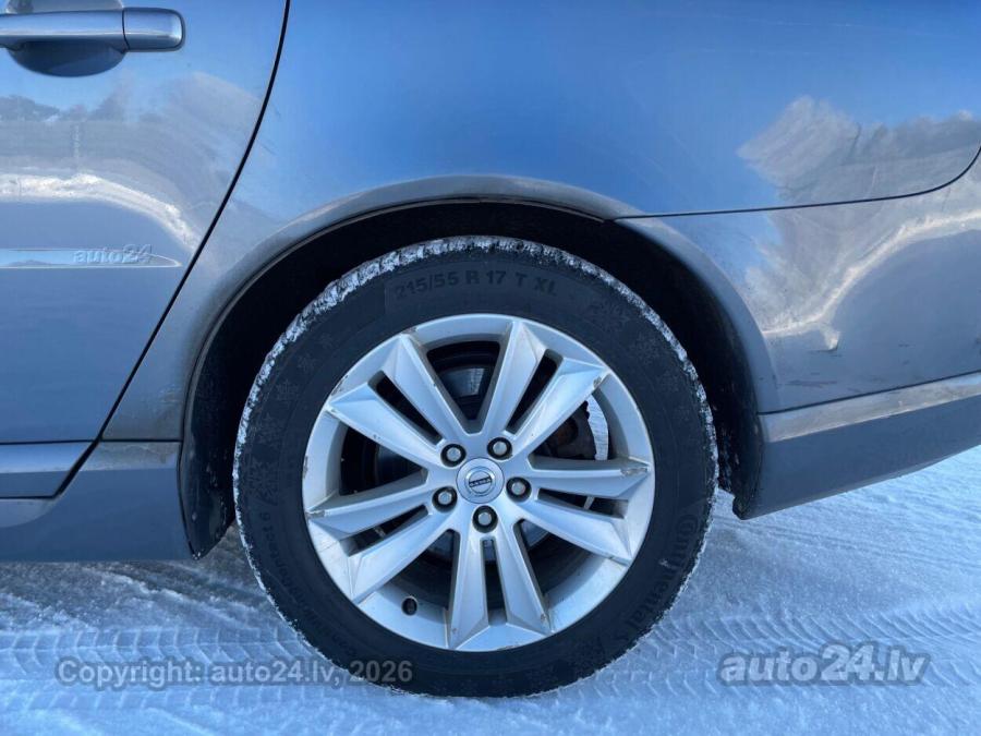 Pelēks Volvo V70 2011 Tallina, ar dzinēja tilpumu 2.00 L un nobraukumu 0 tūkst. km par 4600 €, foto 15 vietnē AUTOMOTO.COM.LV