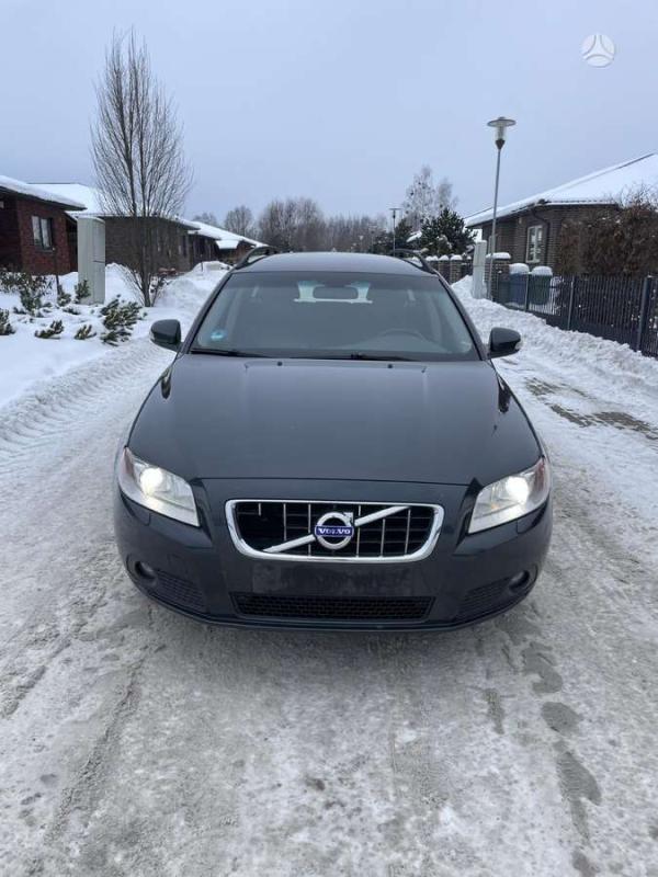 Grey Volvo V70 2011 in Kaunas, with an engine capacity of 2.00 L and mileage of 298 thousand km for 4650 €, photo 3 on AUTOMOTO.COM.LV