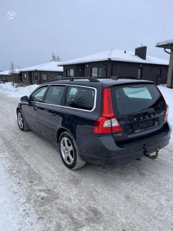 Grey Volvo V70 2011 in Kaunas, with an engine capacity of 2.00 L and mileage of 298 thousand km for 4650 €, photo 6 on AUTOMOTO.COM.LV