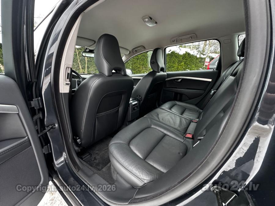 Pelēks Volvo V70 2011 Paide, ar dzinēja tilpumu 2.00 L un nobraukumu 263 tūkst. km par 7690 €, foto 16 vietnē AUTOMOTO.COM.LV