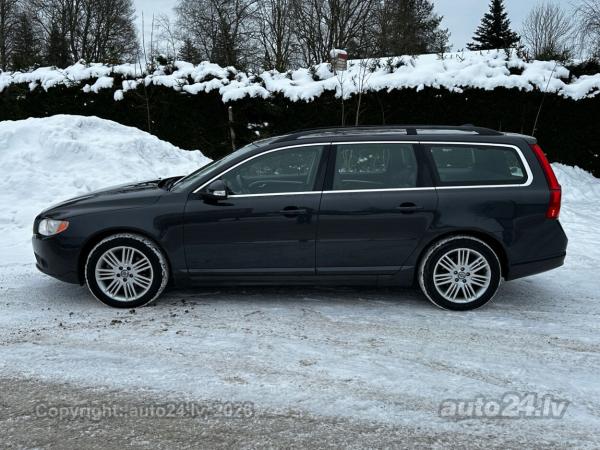 Grey Volvo V70 2011 in Paide, with an engine capacity of 2.00 L and mileage of 263 thousand km for 7690 €, photo 8 on AUTOMOTO.COM.LV
