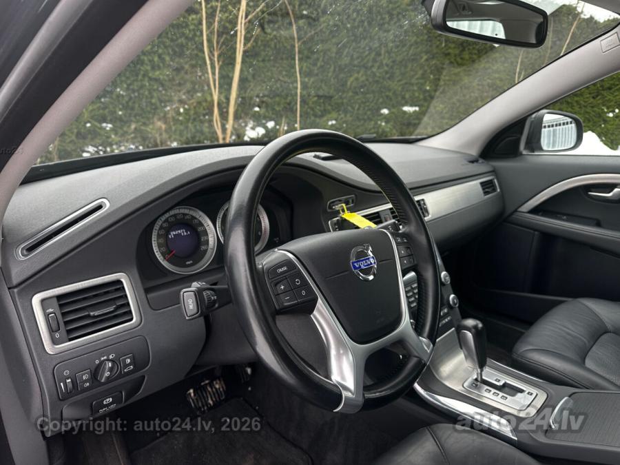 Pelēks Volvo V70 2011 Paide, ar dzinēja tilpumu 2.00 L un nobraukumu 263 tūkst. km par 7690 €, foto 14 vietnē AUTOMOTO.COM.LV