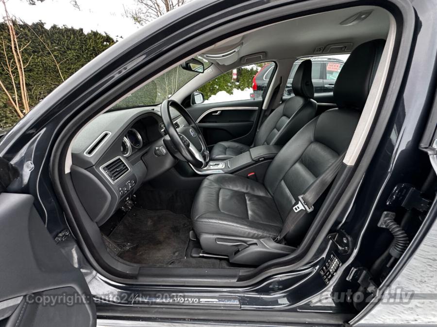 Pelēks Volvo V70 2011 Paide, ar dzinēja tilpumu 2.00 L un nobraukumu 263 tūkst. km par 7690 €, foto 15 vietnē AUTOMOTO.COM.LV
