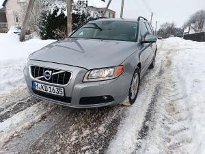 Pelēks Volvo V70 2011 Utena, ar dzinēja tilpumu 2.40 L un nobraukumu 332 tūkst. km par 6600 €, foto  vietnē AUTOMOTO.COM.LV