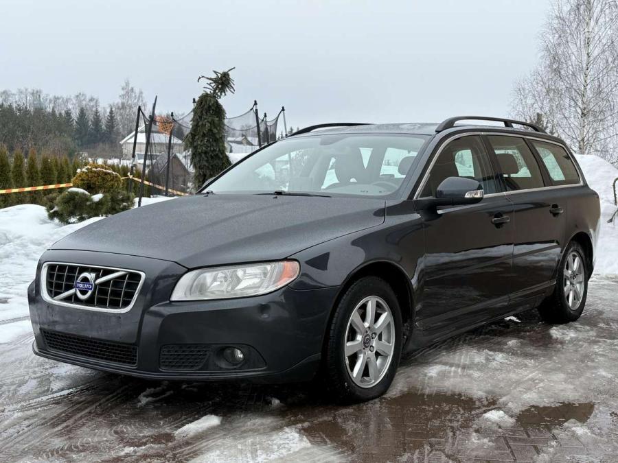 Grey Volvo V70 2011 in Utena, with an engine capacity of 1.56 L and mileage of 265 thousand km for 3950 €, photo 2 on AUTOMOTO.COM.LV