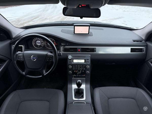 Grey Volvo V70 2011 in Utena, with an engine capacity of 1.56 L and mileage of 265 thousand km for 3950 €, photo 11 on AUTOMOTO.COM.LV