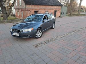 Grey Volvo V70 2011 in Vilnius, with an engine capacity of 2.40 L and mileage of 383 thousand km for 5600 €, photo 2 on AUTOMOTO.COM.LV