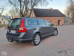 Grey Volvo V70 2011 in Vilnius, with an engine capacity of 2.40 L and mileage of 383 thousand km for 5600 €, photo 5 on AUTOMOTO.COM.LV