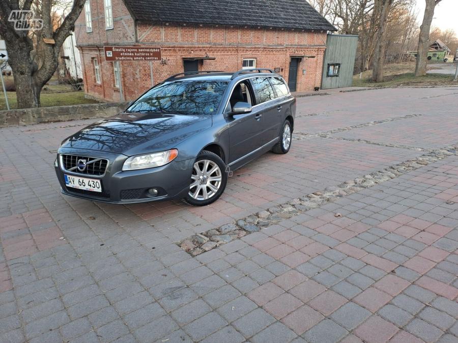 Grey Volvo V70 2011 in Vilnius, with an engine capacity of 2.40 L and mileage of 383 thousand km for 5500 €, photo 4 on AUTOMOTO.COM.LV