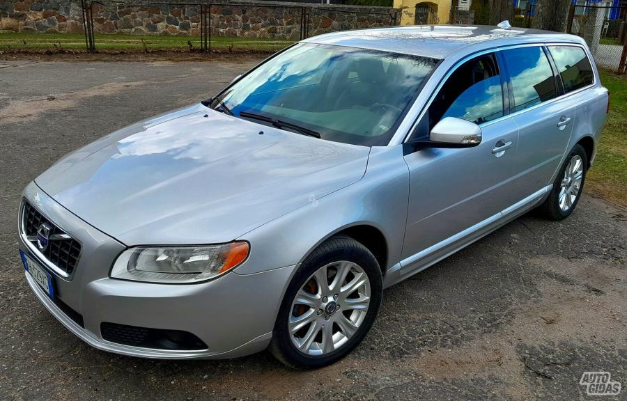 Grey Volvo V70 2011 in Vilnius, with an engine capacity of 2.00 L and mileage of 292 thousand km for 4500 €, photo 3 on AUTOMOTO.COM.LV