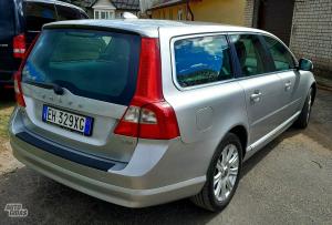 Grey Volvo V70 2011 in Vilnius, with an engine capacity of 2.00 L and mileage of 292 thousand km for 4500 €, photo 4 on AUTOMOTO.COM.LV