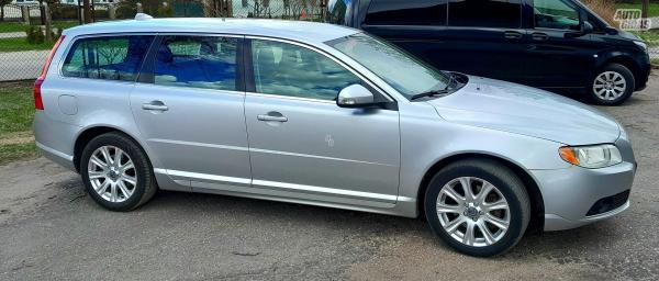 Grey Volvo V70 2011 in Vilnius, with an engine capacity of 2.00 L and mileage of 292 thousand km for 4500 €, photo 4 on AUTOMOTO.COM.LV