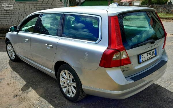 Grey Volvo V70 2011 in Vilnius, with an engine capacity of 2.00 L and mileage of 292 thousand km for 4500 €, photo 5 on AUTOMOTO.COM.LV