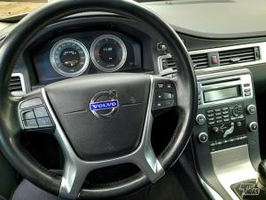 Grey Volvo V70 2011 in Vilnius, with an engine capacity of 2.00 L and mileage of 292 thousand km for 4500 €, photo 9 on AUTOMOTO.COM.LV