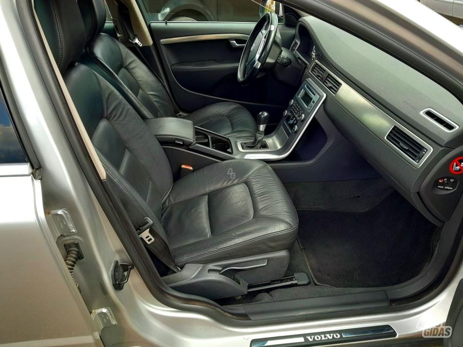 Grey Volvo V70 2011 in Vilnius, with an engine capacity of 2.00 L and mileage of 292 thousand km for 4500 €, photo 12 on AUTOMOTO.COM.LV