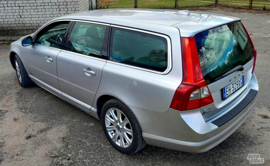 Grey Volvo V70 2011 in Vilnius, with an engine capacity of 2.00 L and mileage of 292 thousand km for 4500 €, photo 15 on AUTOMOTO.COM.LV