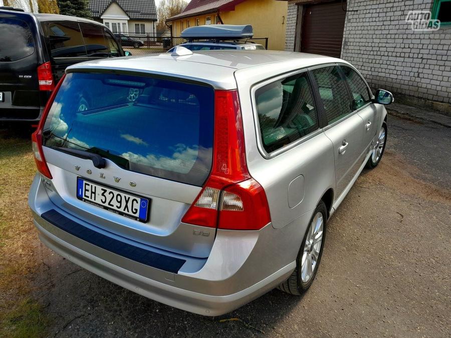Grey Volvo V70 2011 in Vilnius, with an engine capacity of 2.00 L and mileage of 292 thousand km for 4500 €, photo 18 on AUTOMOTO.COM.LV