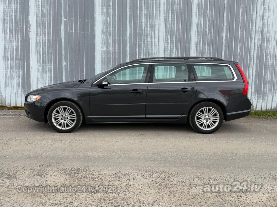 Pelēks Volvo V70 2011 Paide, ar dzinēja tilpumu 2.00 L un nobraukumu 263 tūkst. km par 7690 €, foto 9 vietnē AUTOMOTO.COM.LV