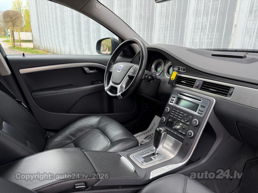 Pelēks Volvo V70 2011 Paide, ar dzinēja tilpumu 2.00 L un nobraukumu 263 tūkst. km par 7690 €, foto 11 vietnē AUTOMOTO.COM.LV