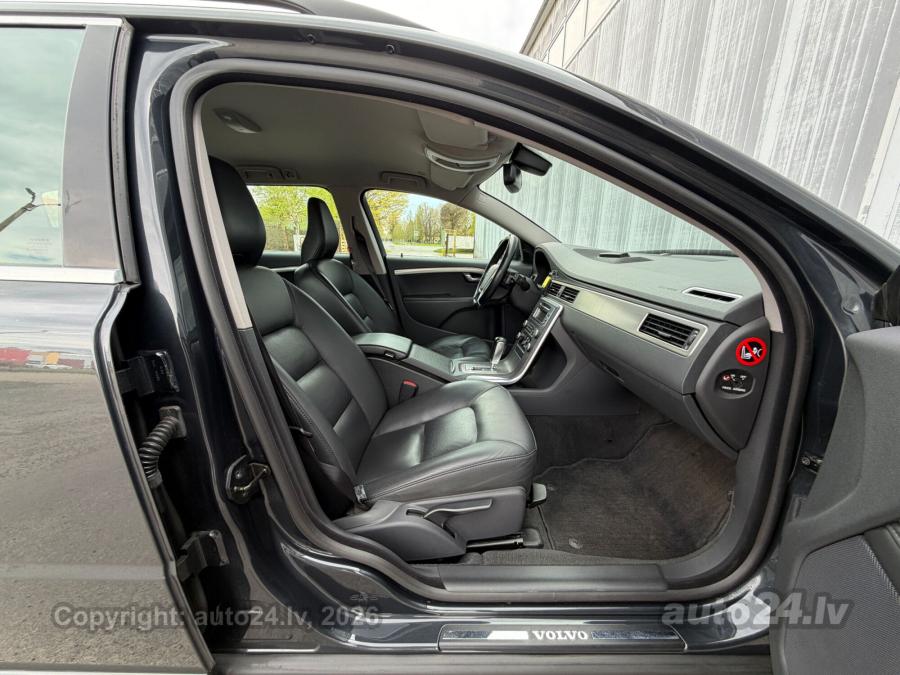 Pelēks Volvo V70 2011 Paide, ar dzinēja tilpumu 2.00 L un nobraukumu 263 tūkst. km par 7690 €, foto 14 vietnē AUTOMOTO.COM.LV