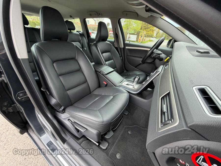 Pelēks Volvo V70 2011 Paide, ar dzinēja tilpumu 2.00 L un nobraukumu 263 tūkst. km par 7690 €, foto 15 vietnē AUTOMOTO.COM.LV