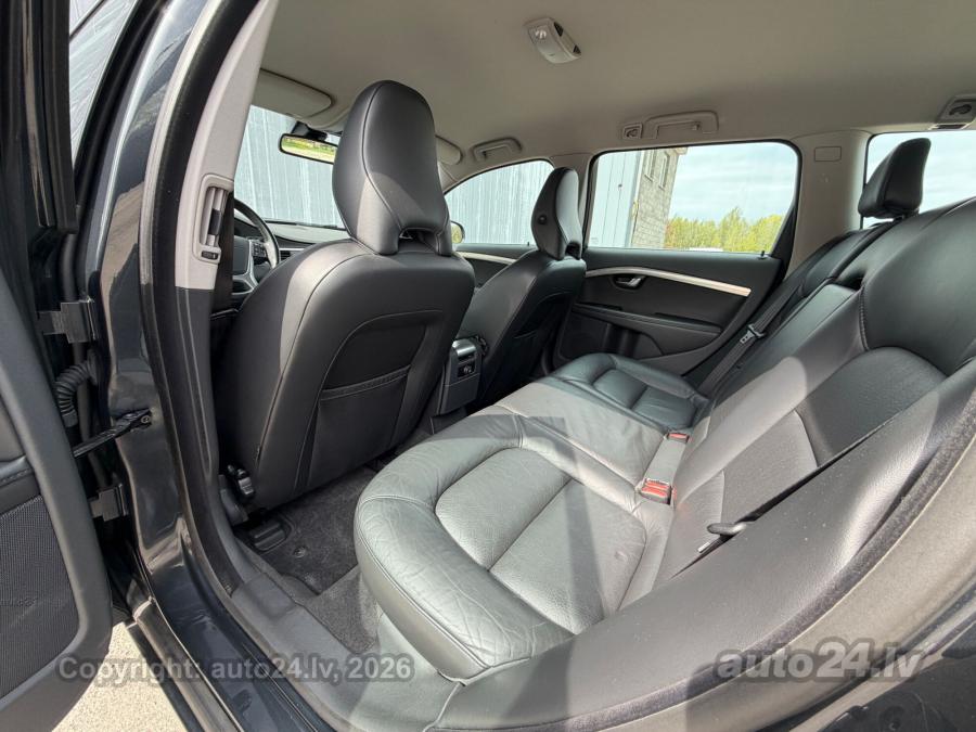 Pelēks Volvo V70 2011 Paide, ar dzinēja tilpumu 2.00 L un nobraukumu 263 tūkst. km par 7690 €, foto 19 vietnē AUTOMOTO.COM.LV