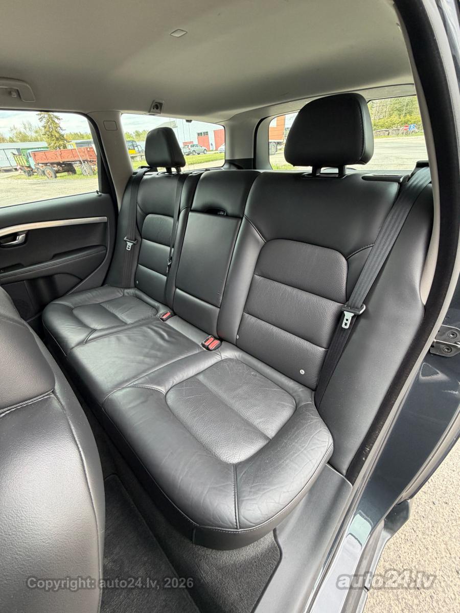 Pelēks Volvo V70 2011 Paide, ar dzinēja tilpumu 2.00 L un nobraukumu 263 tūkst. km par 7690 €, foto 21 vietnē AUTOMOTO.COM.LV