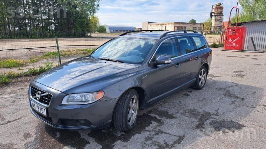 Grey Volvo V70 2011 in Riga, with an engine capacity of 2.00 L and mileage of 364 thousand km for 4450 €, photo 1 on AUTOMOTO.COM.LV