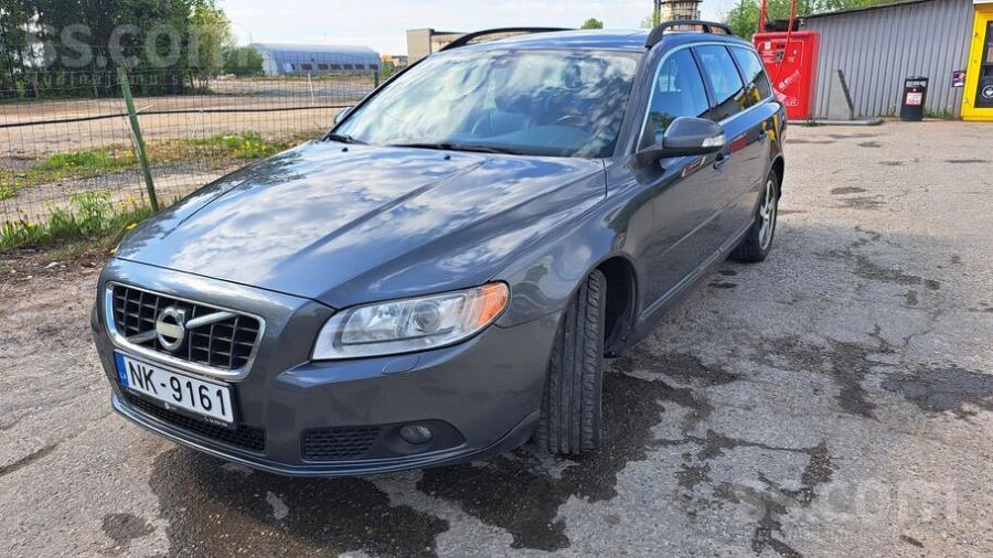 Grey Volvo V70 2011 in Riga, with an engine capacity of 2.00 L and mileage of 364 thousand km for 4450 €, photo 3 on AUTOMOTO.COM.LV