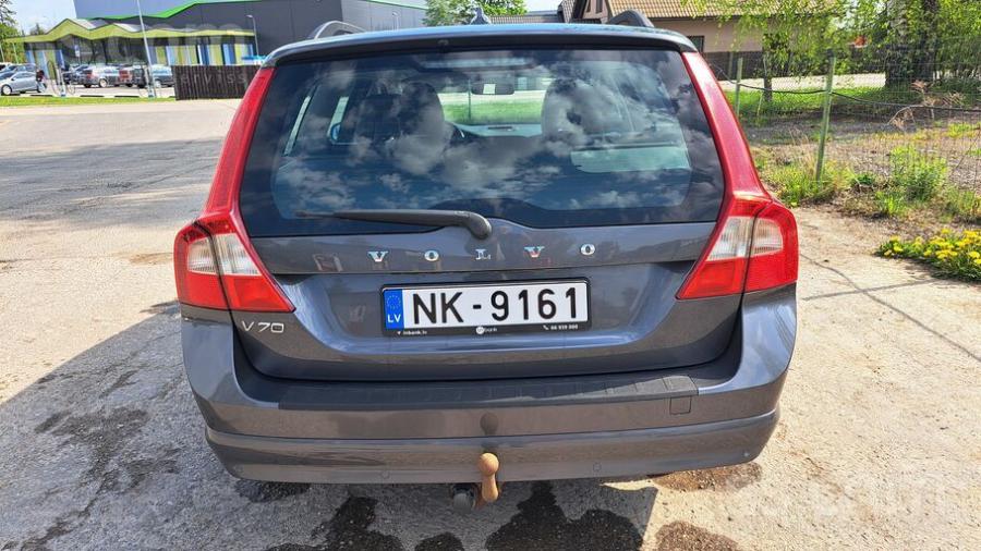 Grey Volvo V70 2011 in Riga, with an engine capacity of 2.00 L and mileage of 364 thousand km for 4450 €, photo 6 on AUTOMOTO.COM.LV