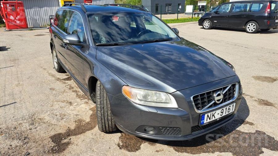 Grey Volvo V70 2011 in Riga, with an engine capacity of 2.00 L and mileage of 364 thousand km for 4450 €, photo 7 on AUTOMOTO.COM.LV